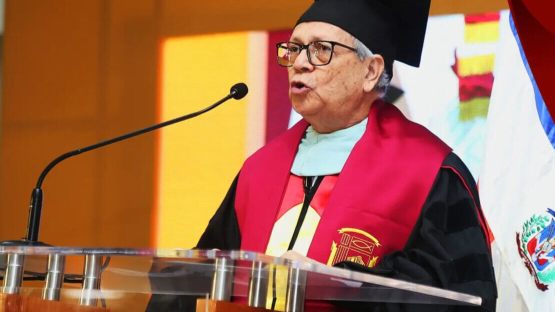 UNEV INVISTE A 820 NUEVOS PROFESIONALES EN SU GRADUACIÓN NÚMERO 64 ...
