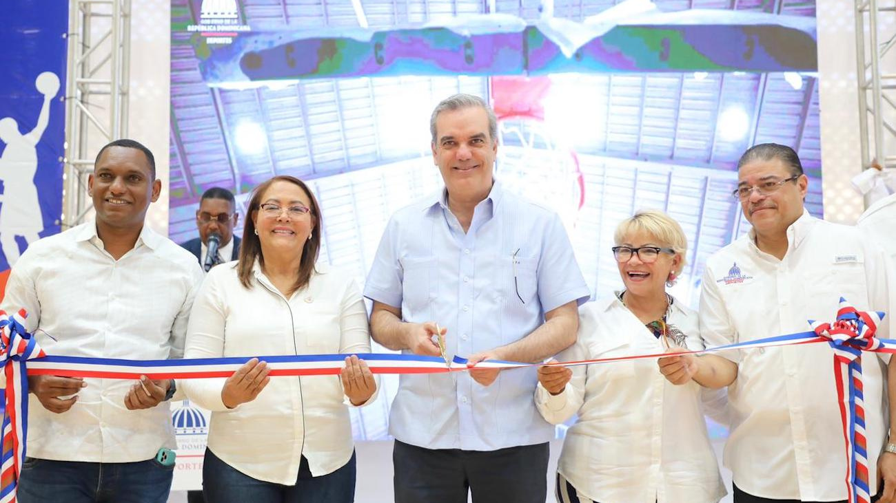 Presidente Luis Abinader entrega reconstrucción polideportivo Ramón ...