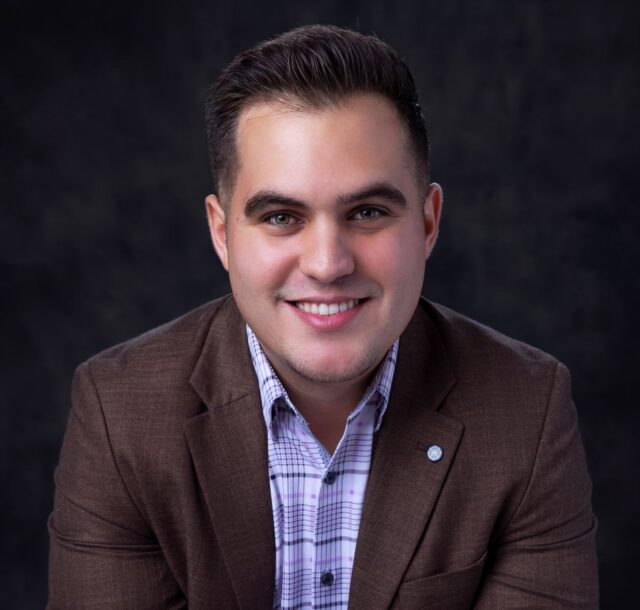 Pastor Jahaziel Rodríguez presenta nuevo libro, Apocalipsis: ¿Qué dice ...