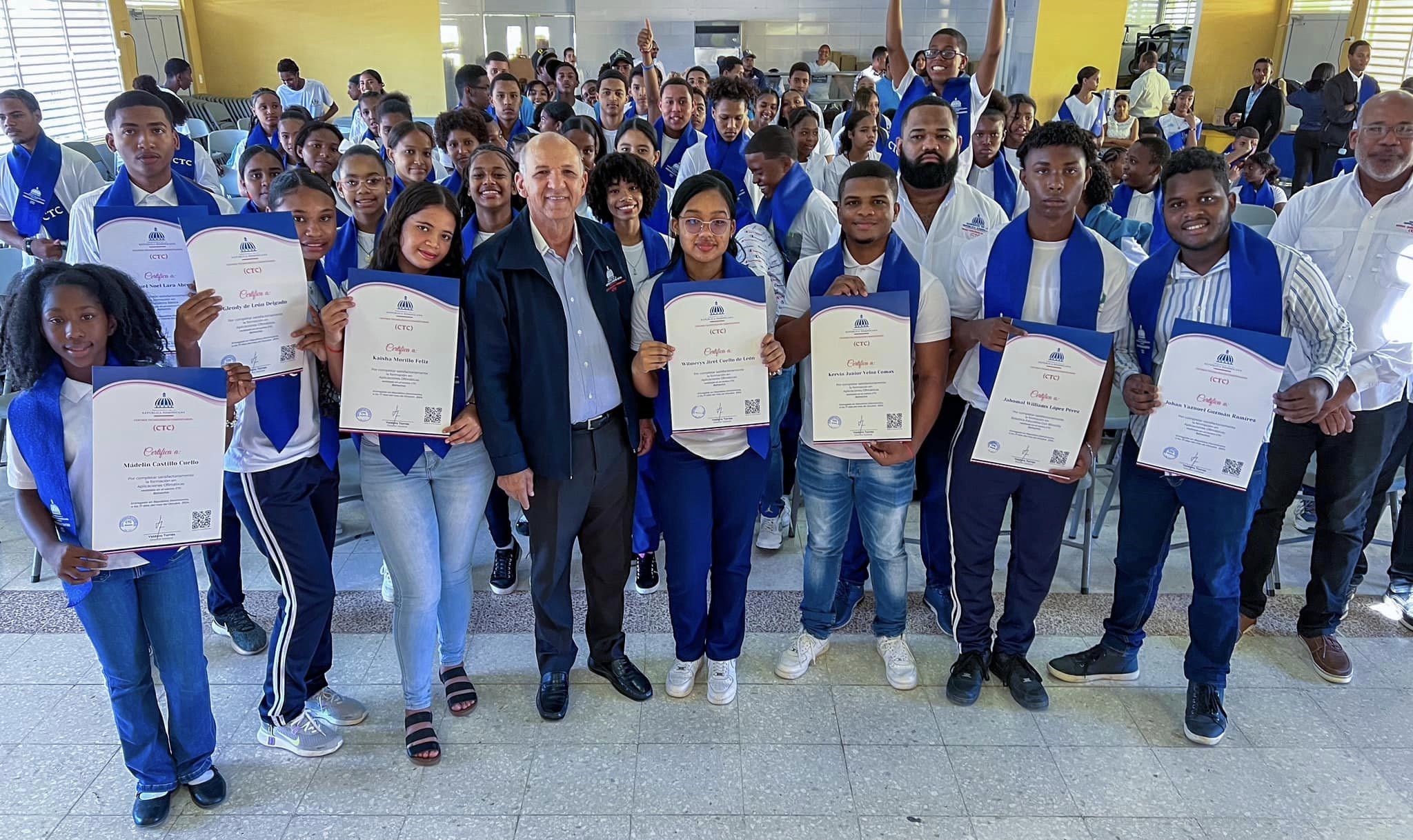 Centros Tecnológicos Comunitarios certifica a 400 jóvenes y adultos de ...
