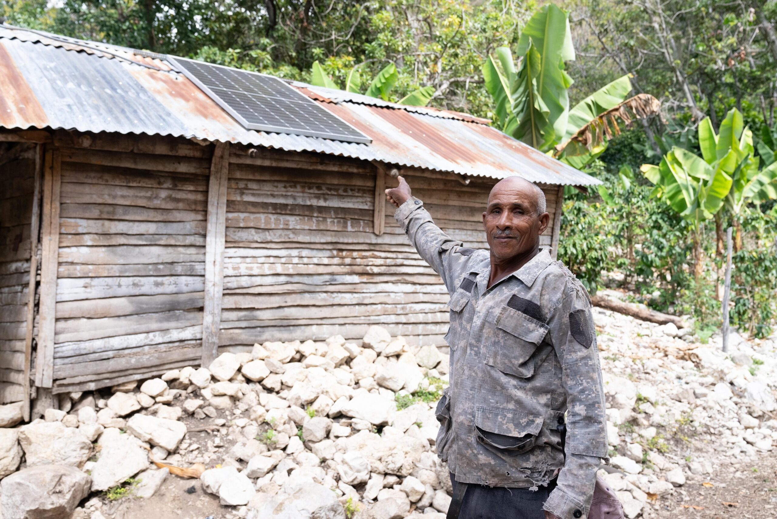 Gobierno electrifica la comunidad El Maniel, en Independencia, luego de ...