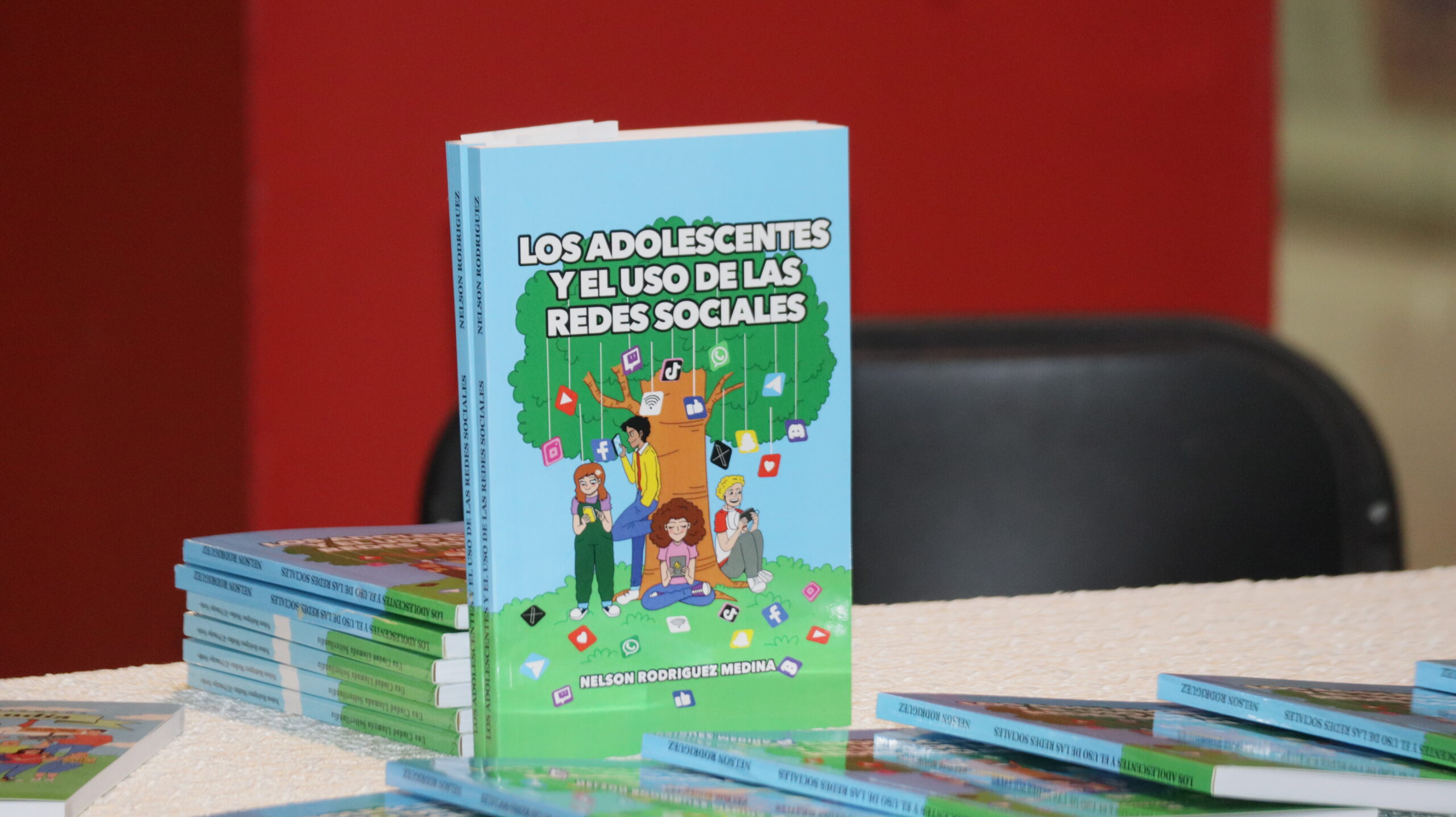 Los Adolescentes y las Redes Sociales: nuevo libro de Nelson Rodríguez ...