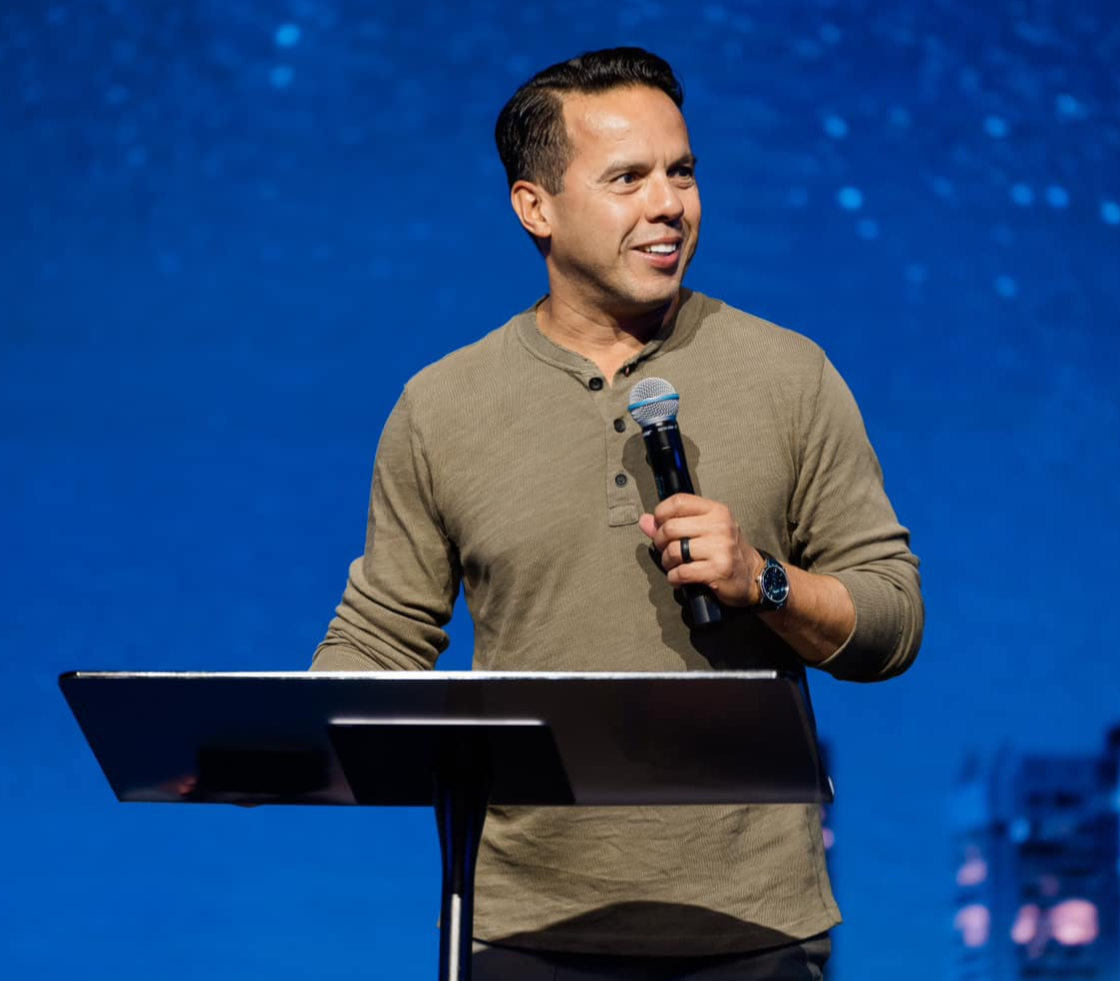 Pastor Samuel Rodríguez interpreta a Gedeón en ¡VIVA! La Biblia en ...
